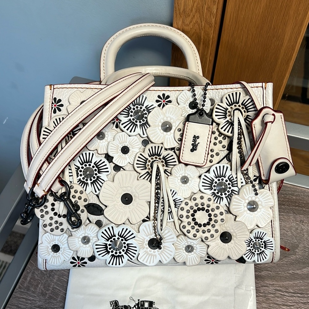 Coach Rogue 25 White Tea Rose - Gem